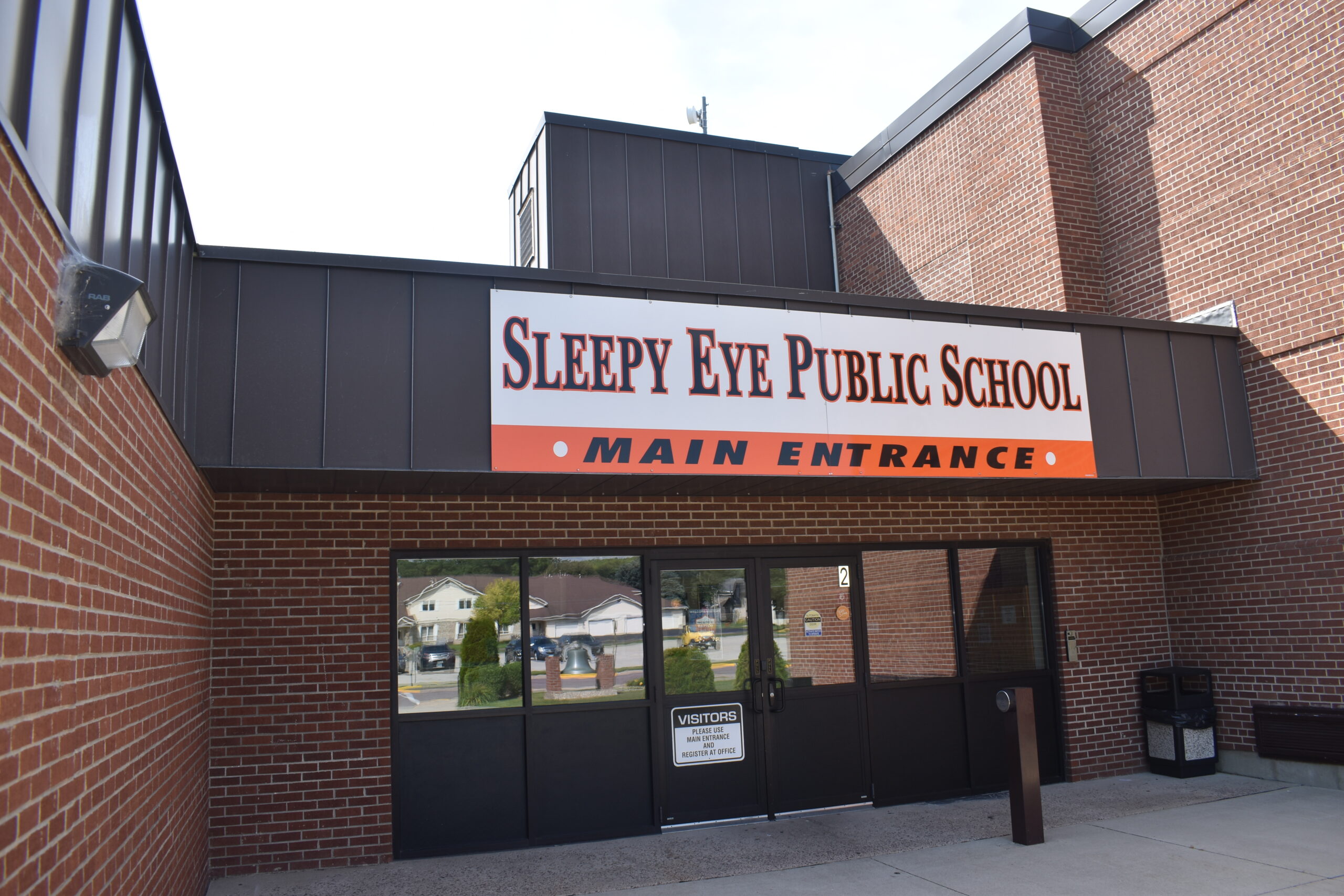 Dist. 84 board OKs $2.56 million in bonds | News, Sports, Jobs - The ...